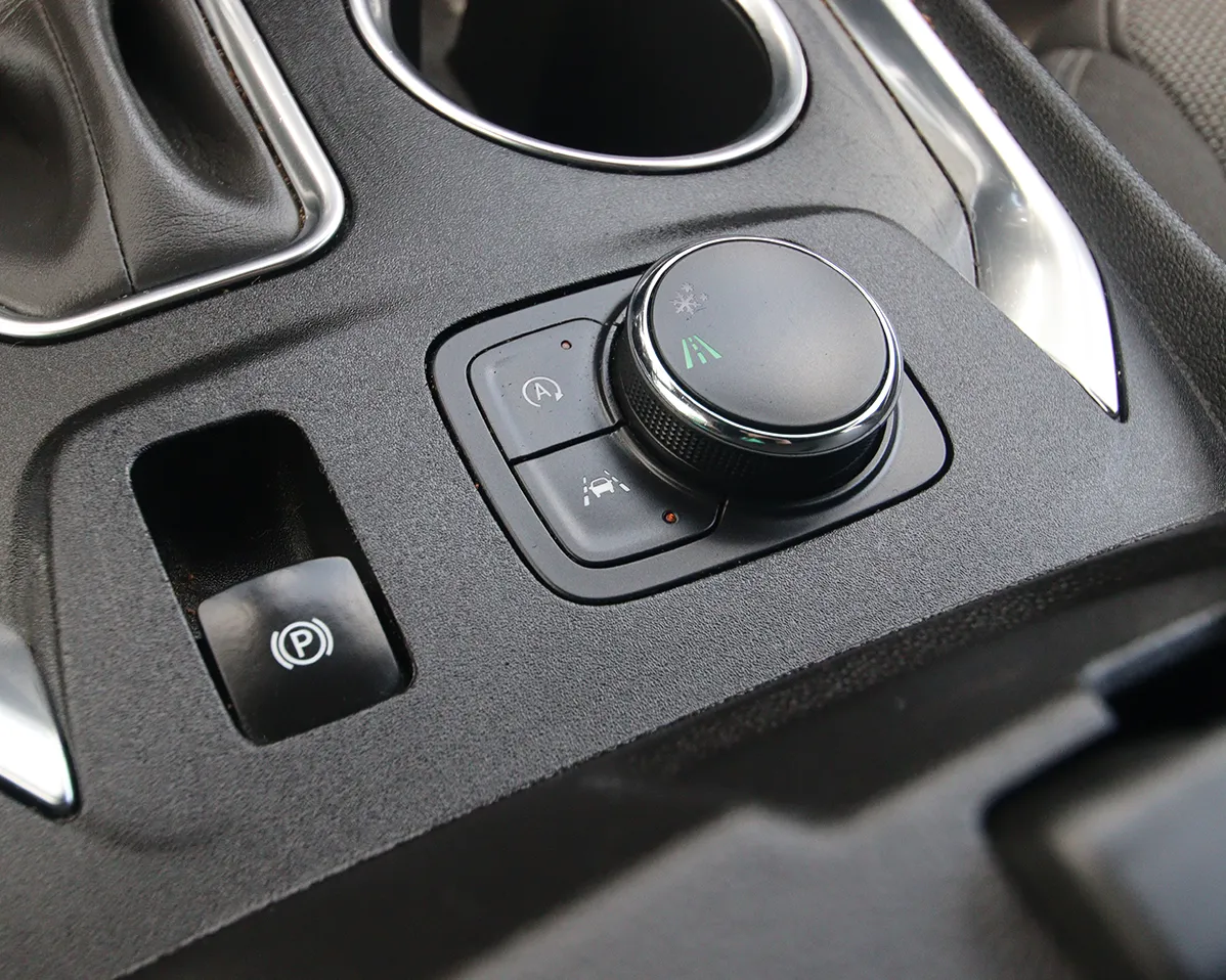 2022 Chevrolet Traverse LT - Wheels Damar Auto Group